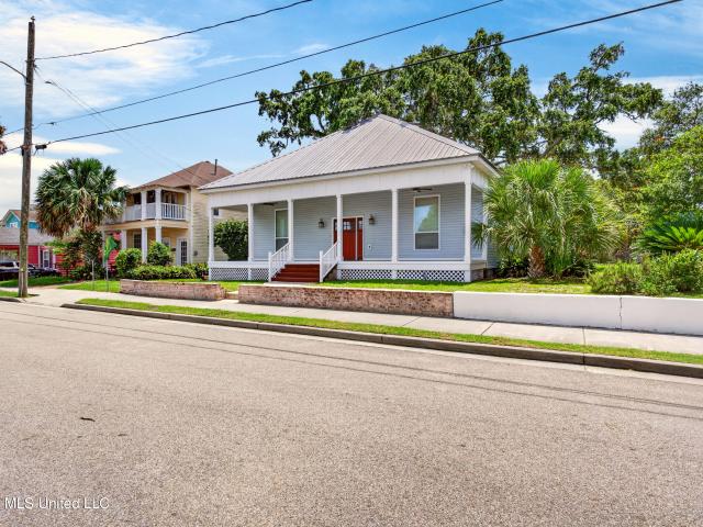 617 Woodward Avenue
