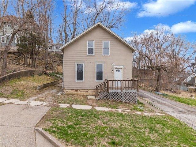 617 Warren St, Davenport, IA 52802
