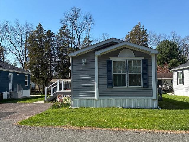 617 Willow Dr, Green Lane, PA 18054 | MLS #PAMC2174 | Compass