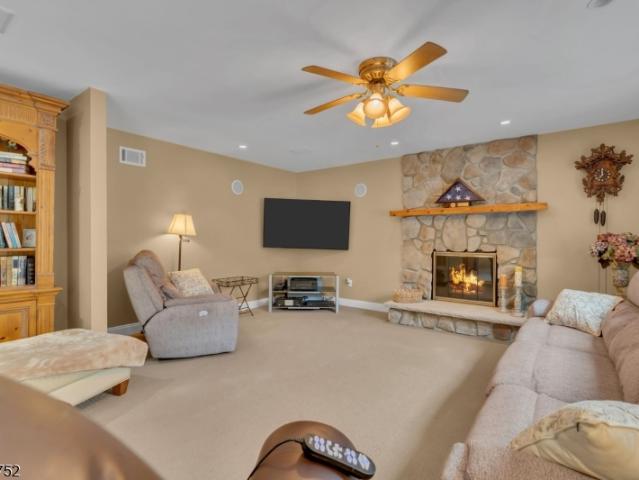 617 Van Liew Ct