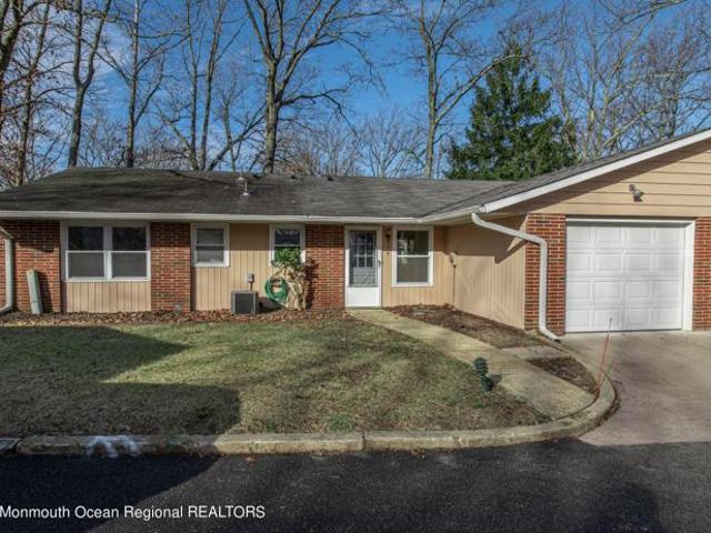 617D Huntington Dr, Lakewood, NJ 08701
