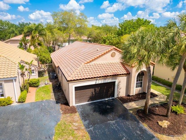 6185 NW 77th Pl, Parkland, FL 33067