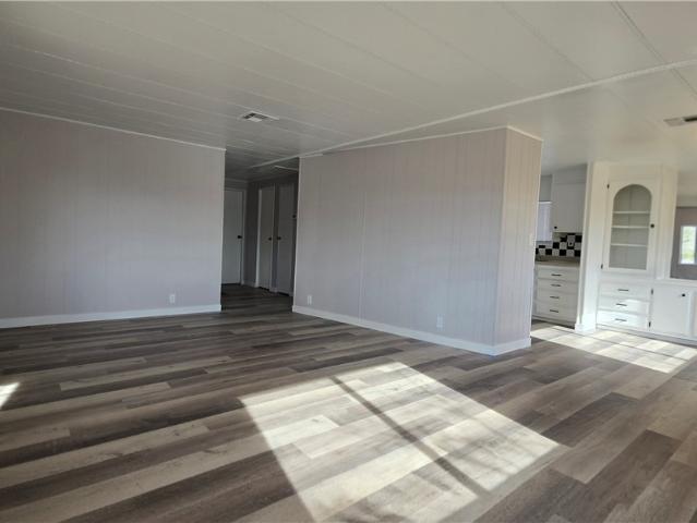 6186 Bluehurst Ave, Las Vegas, NV 89156 | Compass