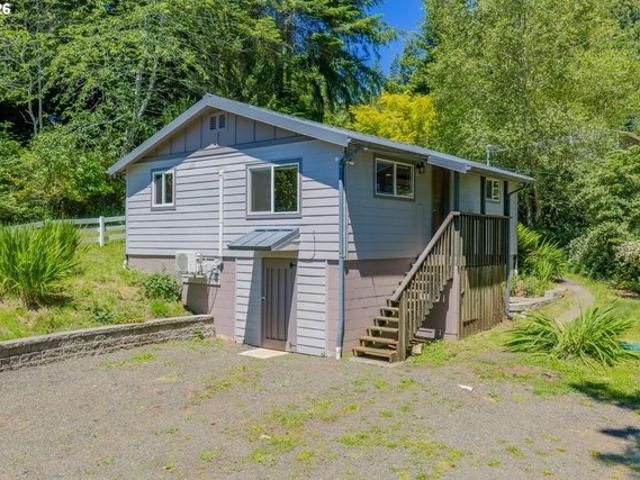 61886 Ross Inlet Rd, Coos Bay, OR 97420