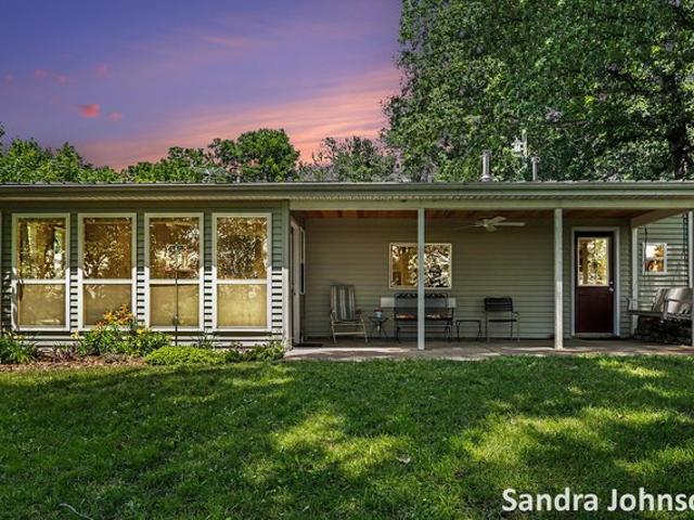 6180 Rook Rd, Plainwell, MI 49080