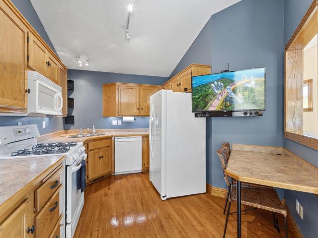 6180 th Lane NW
