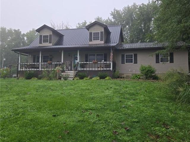 6180 Vroom Rd, Nashport, OH 43830