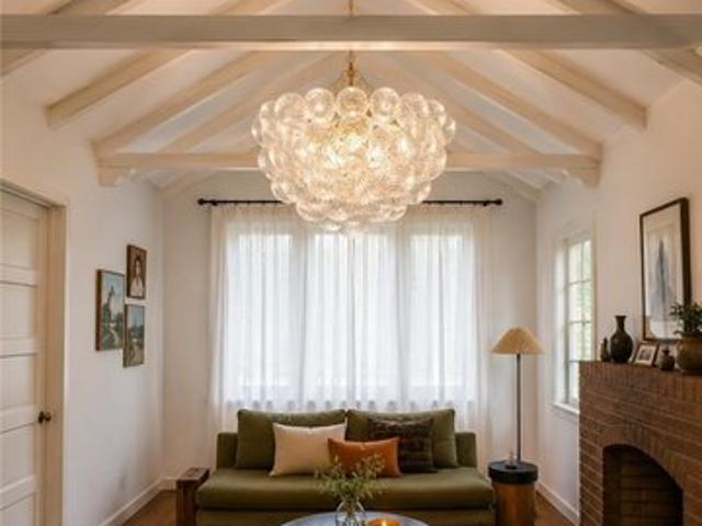 6182 Glen Oak St, Los Angeles, CA 90068