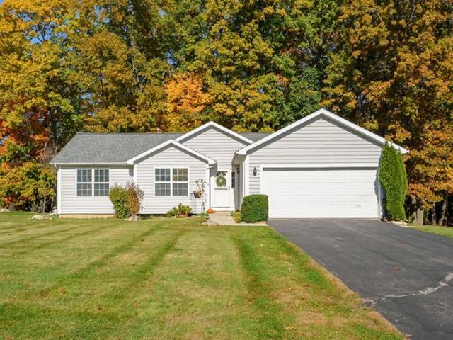 6182 Pheasant Ln, Kalamazoo, MI 49009