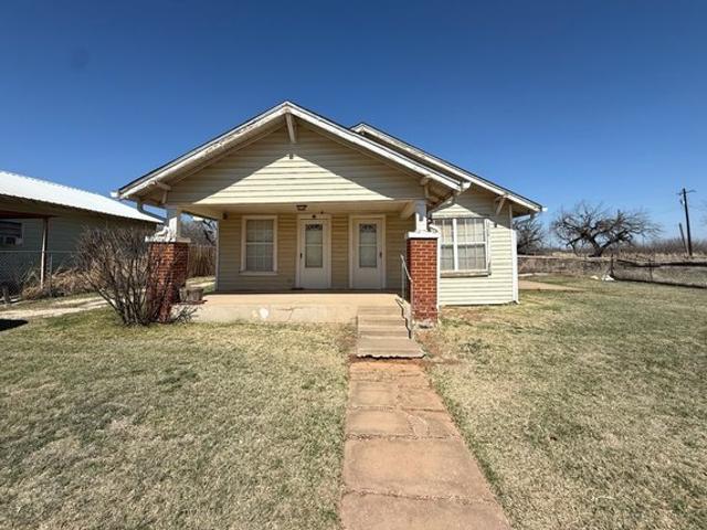 618 12th St, Anson, TX 79501