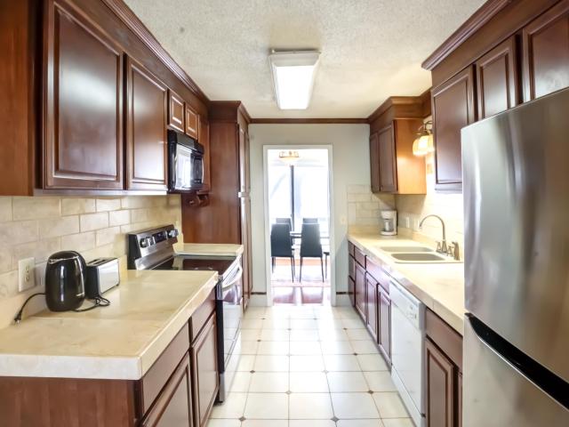 618 Applecross Drive