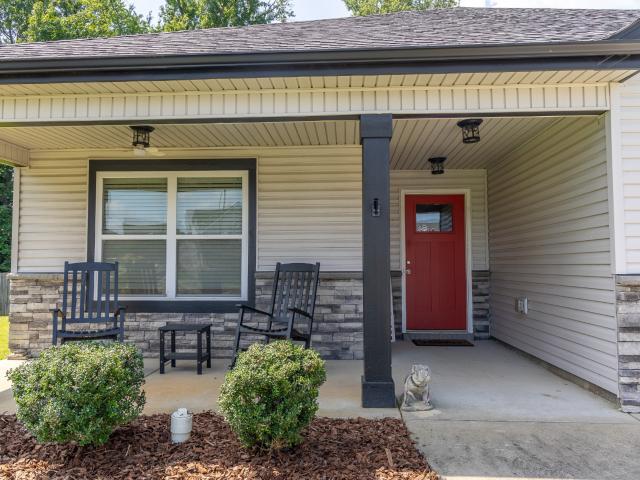 618 Bassett Ln