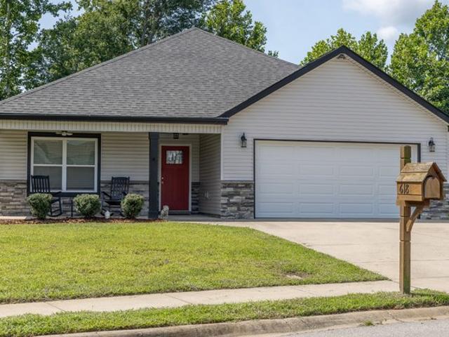 618 Bassett Ln, Clarksville, TN 37043
