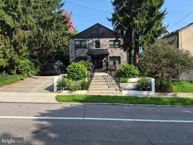 618 Gates St, Philadelphia, PA 19128