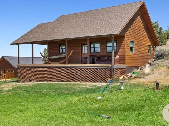 618 Grove Creek Rd, Absarokee, MT 59001