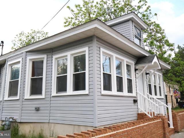 618 Dock Street