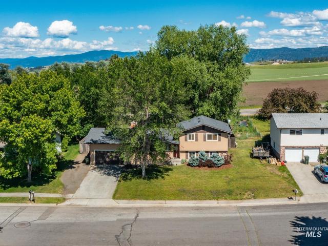 618 Dawn Drive