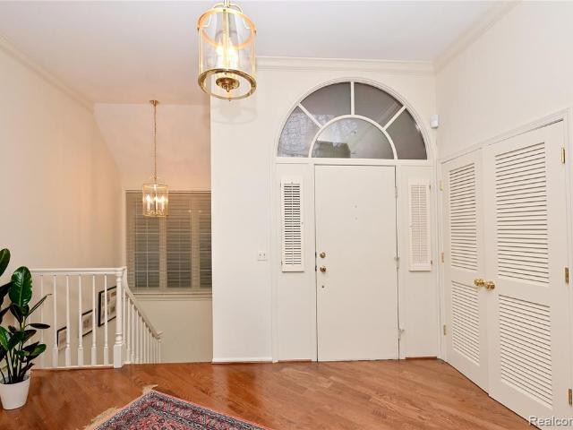 618 Deauville Lane