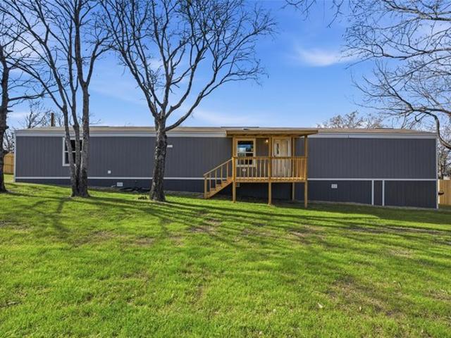 618 E 6th St Unit A, Blum, TX 76627