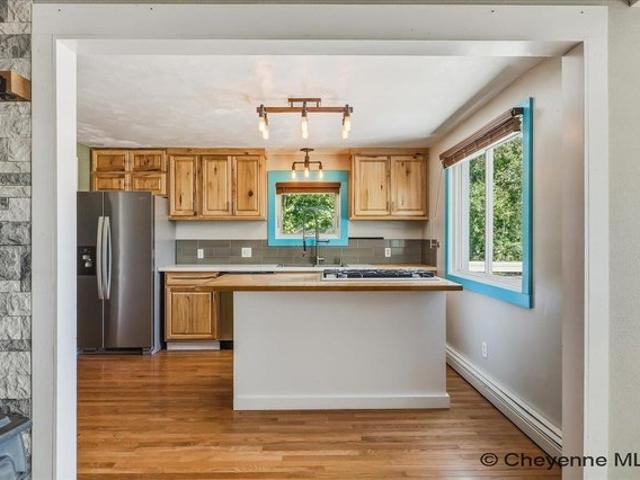 618 E 7th St, Cheyenne, WY 82007
