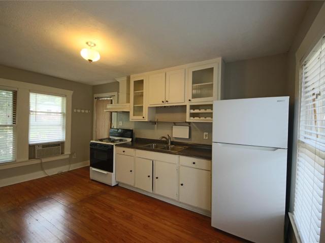 618 E 12th Street A
