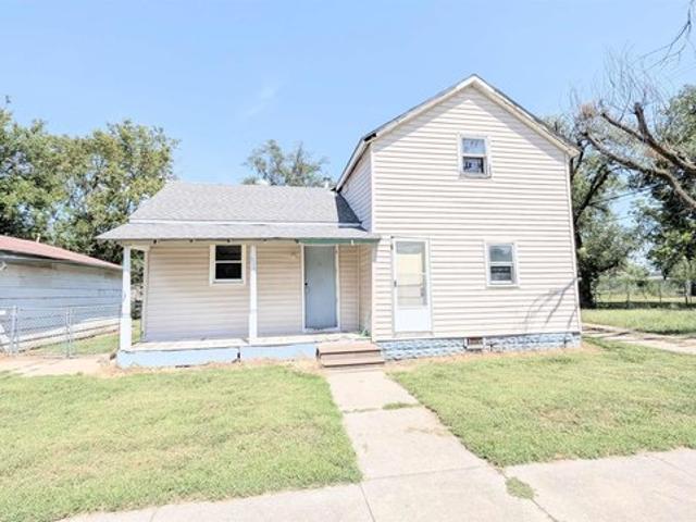 618 E 2nd Ave, Emporia, KS 66801