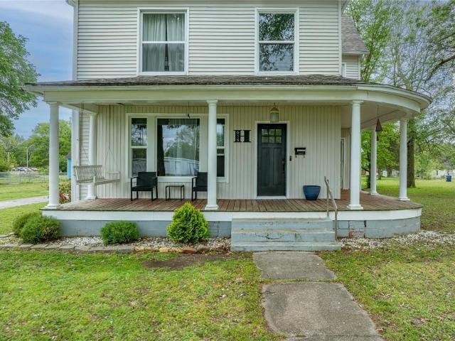 618 E Maple Street