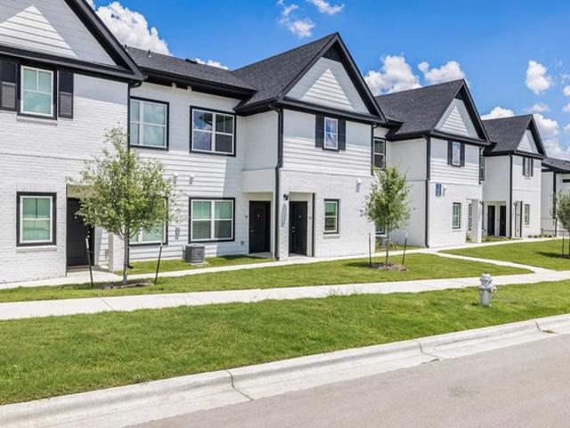 618 El Rio St, San Marcos, TX 78666