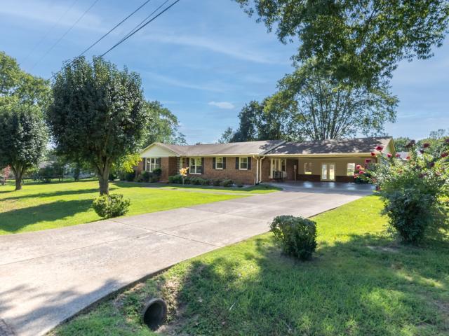 618 Fairlane Dr