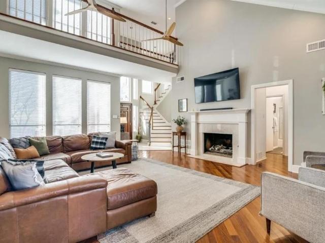 618 Knollwood Drive