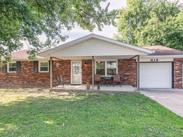 618 Holiday Dr, Seymour, IN 47274