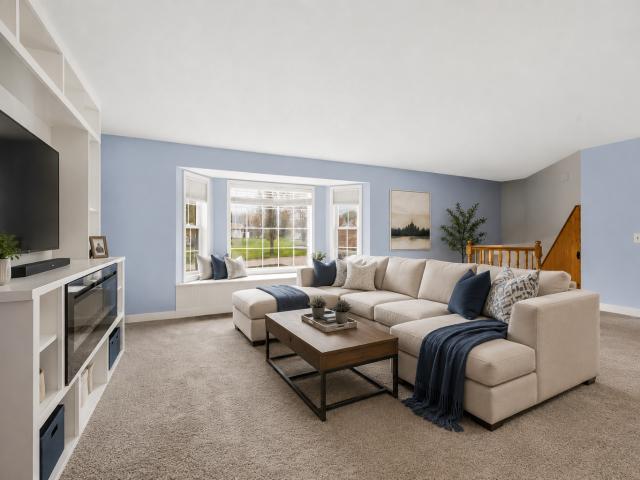 618 Hunter Circle