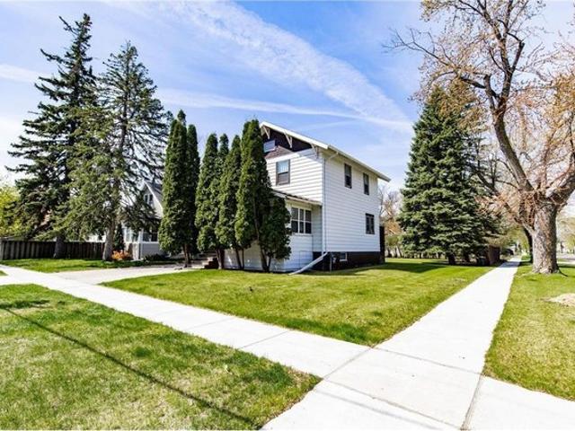 618 Oak St N, Fargo, ND 58102