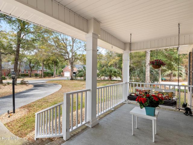 618 Oyster Bay Dr, Sunset Beach, NC 28468 | MLS #100556