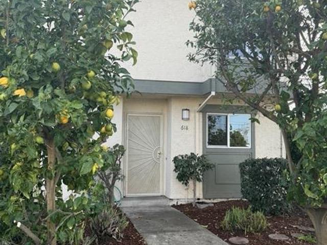 618 Lakehaven Terrace