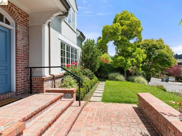 618 Mountain Blvd