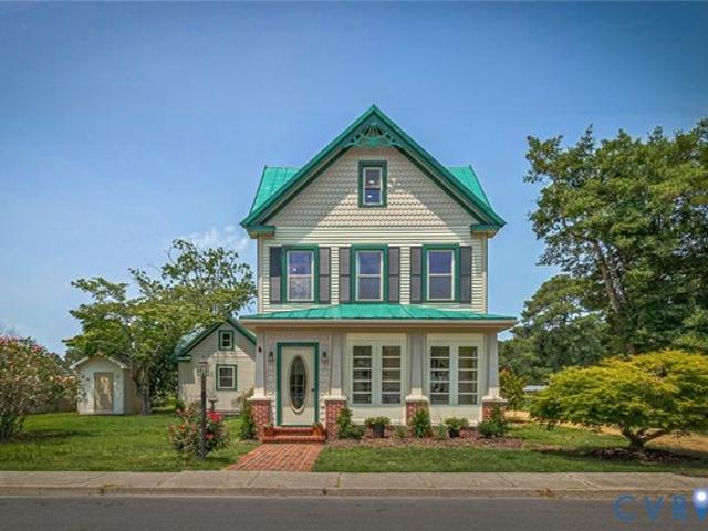 618 Main St, Reedville, VA 22539