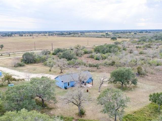 618 McGuill Rd, Goliad, TX 77963