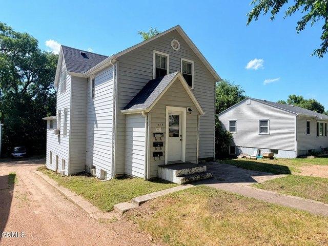618 N 19th St, Bismarck, ND 58501