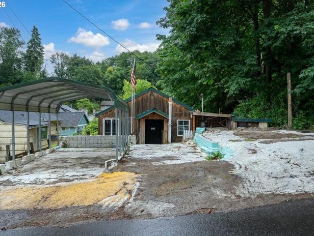 618 N 3rd Ave, Kelso, WA 98626