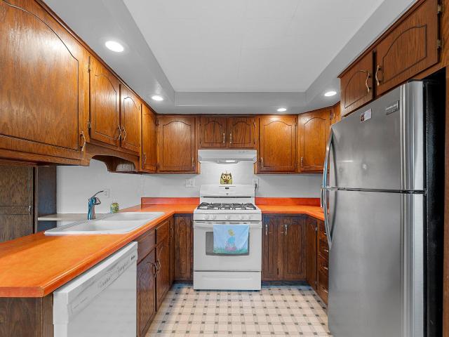 618 Norstad Rd