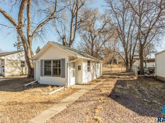618 S Elmwood Ave, Sioux Falls, SD 57104