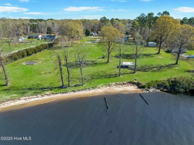 618 Soundside Road