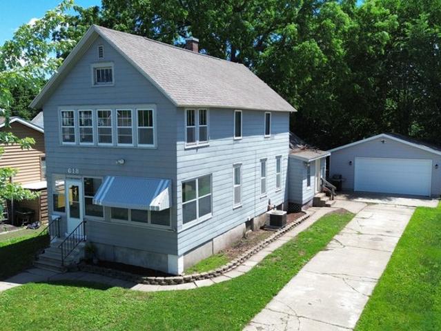 618 Sioux St, Winona, MN 55987