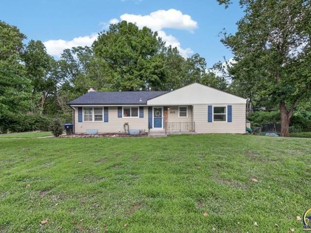 618 SW Crest Dr, Topeka, KS 66606