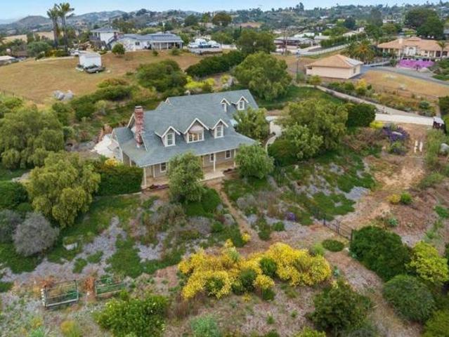 618 Roca Pl, Vista, CA 92084