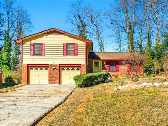 618 Rockborough Dr, Stone Mountain, GA 30083