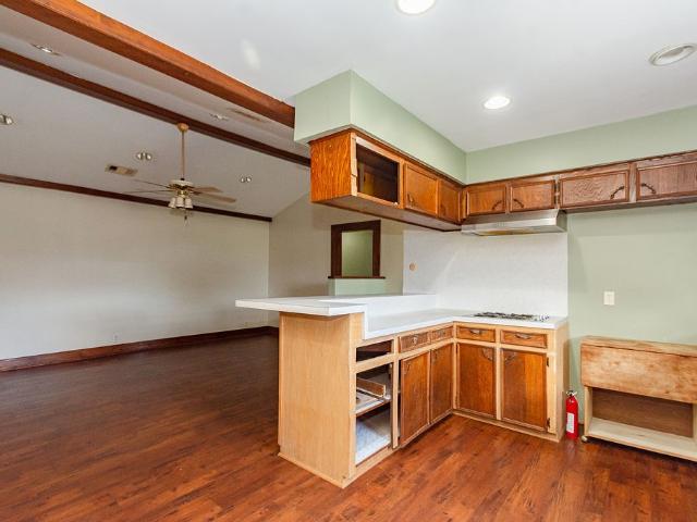 618 W 9th Street