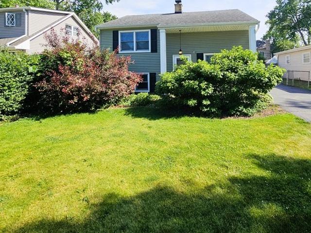618 W Comstock Ave, Elmhurst, IL 60126