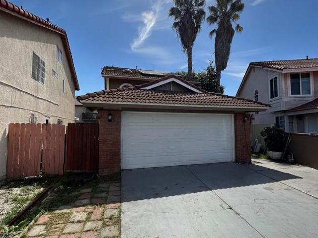 618 W Gladys St Compton, CA 90220 in Compton, California